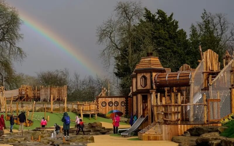 Win a family ticket to Britain's Greatest Palace | House Beautiful ...